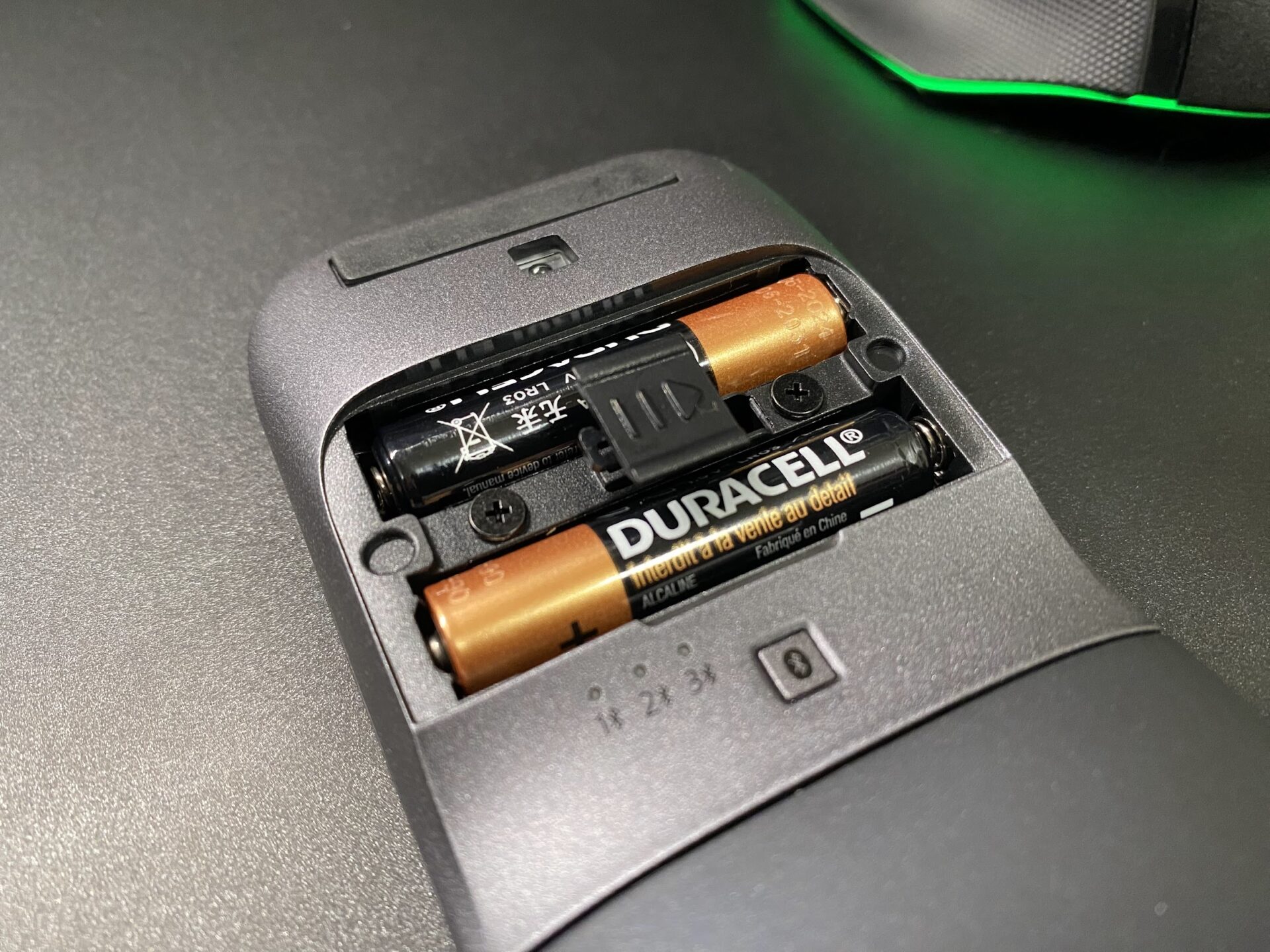 捻ると薄くなる、持ち運びに特化したDELL Bluetooth トラベルマウス MS700 レビュー - Items